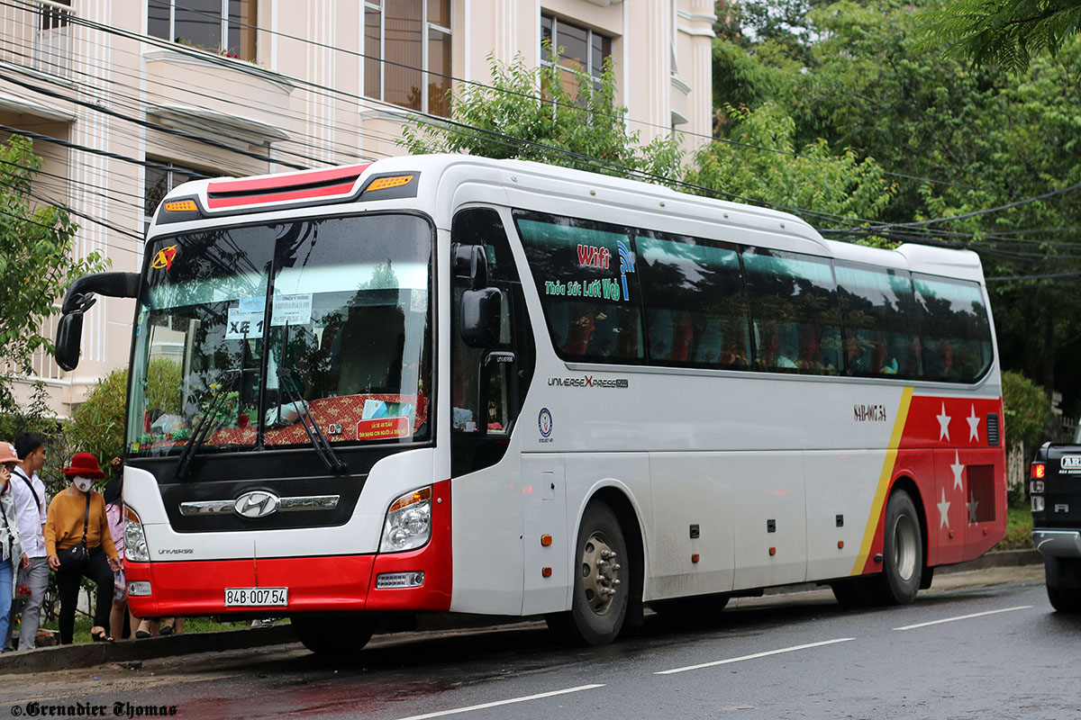 "84B-007.54" photos Hyundai Universe Xpress. Vietnam