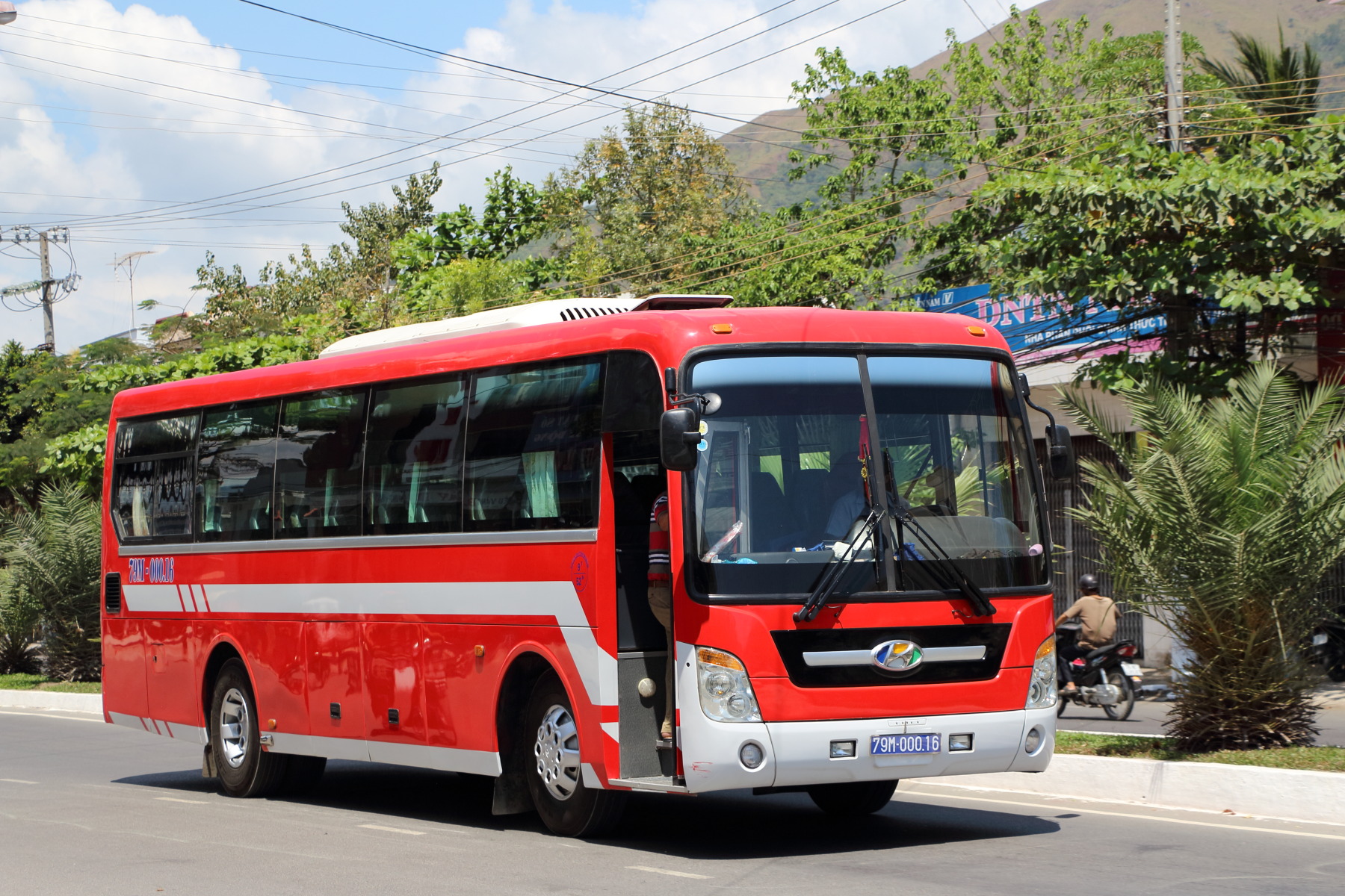 "79M-000.16" photos Hyundai Universe Xpress. Vietnam