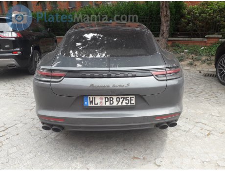 WL PB 975 E, Porsche Panamera (Harburg District) German license plate