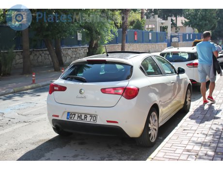 07 HLR 70, Alfa Romeo Giulietta (Antalya) License plate of Turkey
