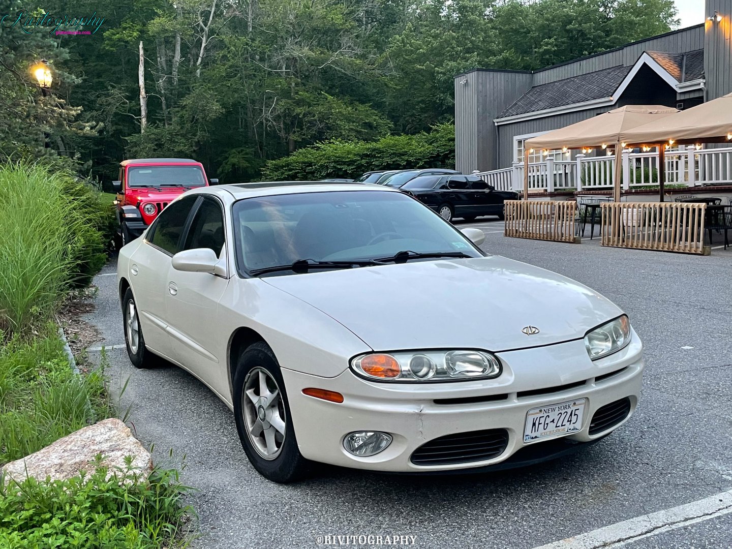 "KFG-2245" photos Oldsmobile Aurora. USA