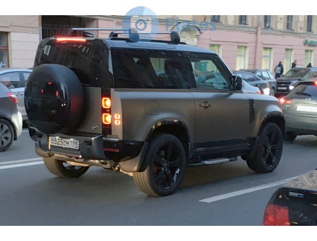 о525см198, Land Rover Defender (St. Petersburg City) License plate Russia