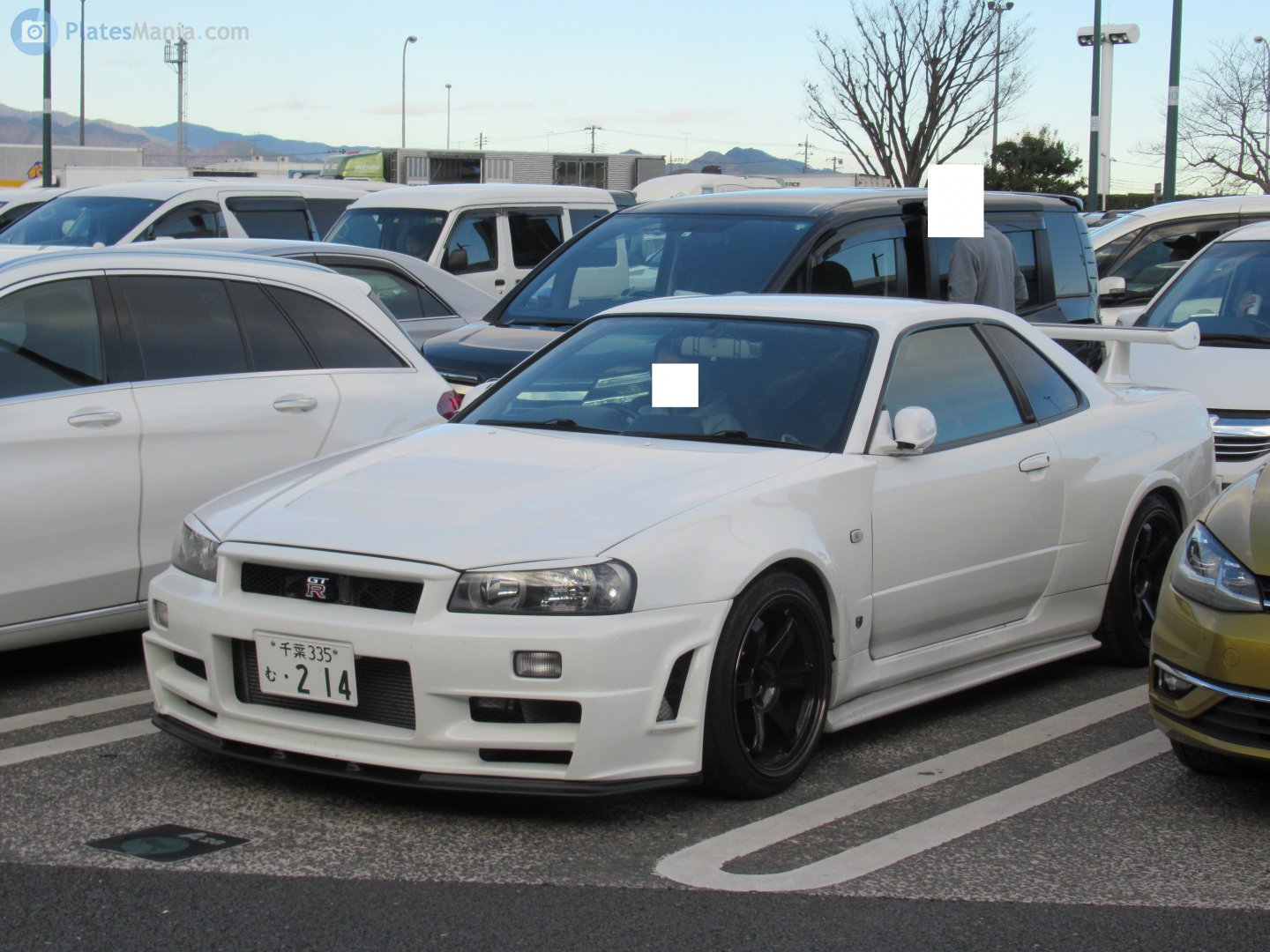 "千葉 335 む 214" photos Nissan Skyline. Japan