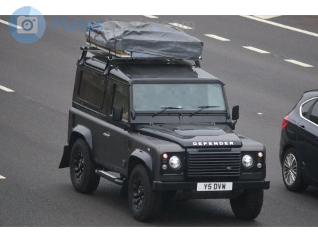 Y5 DVW, Land Rover Defender (Chelmsford) License plate of the United ...