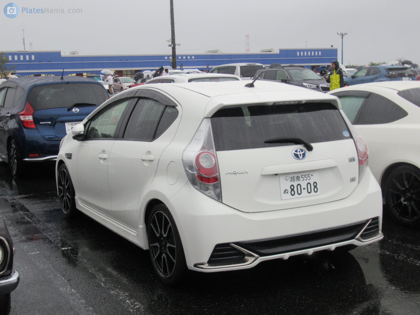 "湘南 555 ぬ 8008" photos Toyota Aqua. Japan