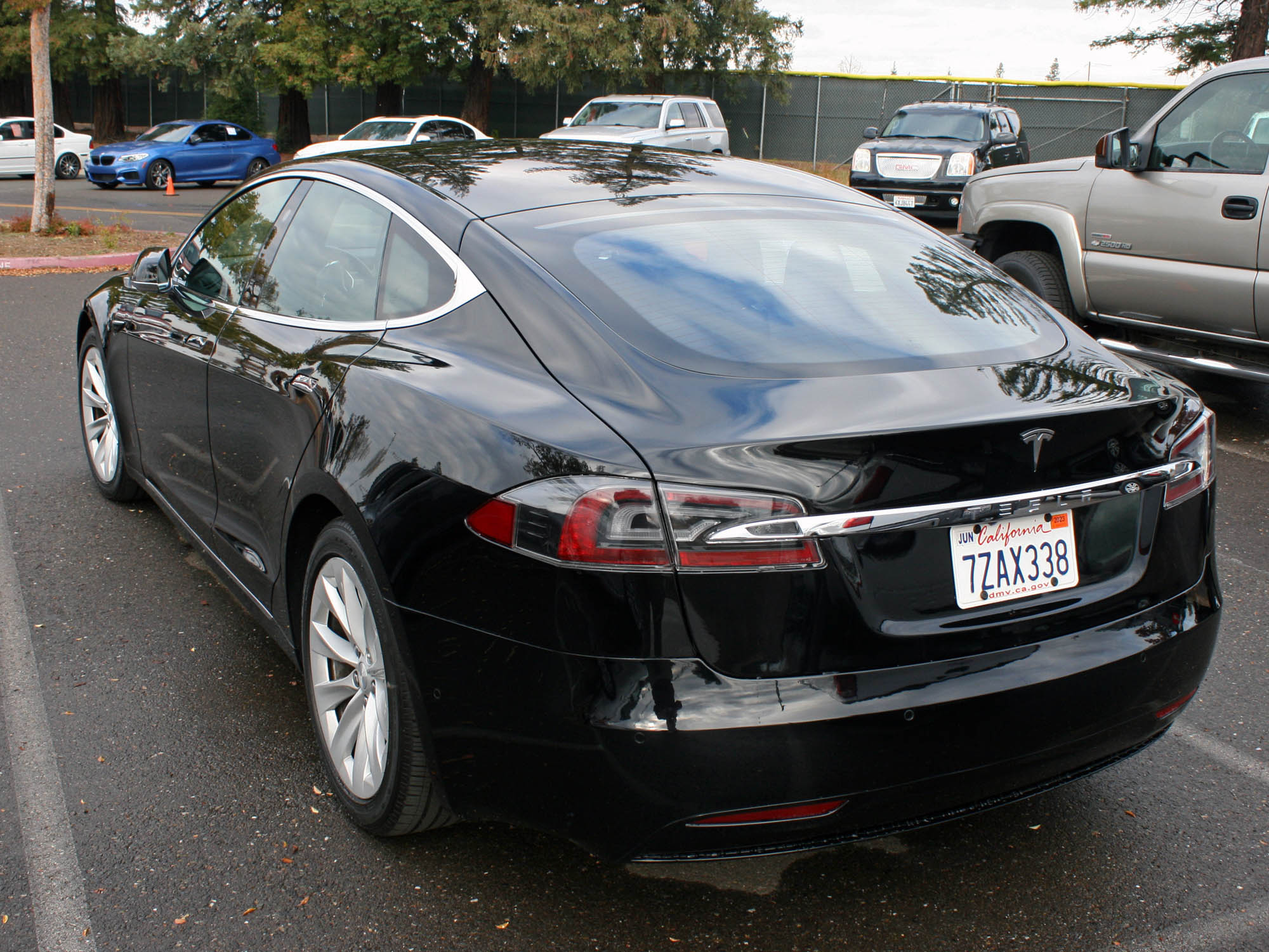 "7ZAX338" photos Tesla Model S. USA