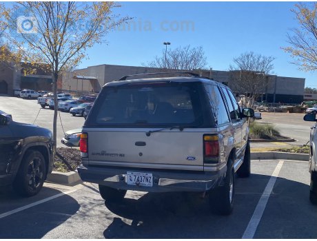 7437NZ, Ford Explorer (South Carolina) License plate of the USA