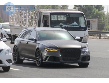 U 32553, Audi RS6 (Dubai) License plate of the UAE
