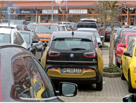 NE GG 11 E, BMW i3 (Neuss District) German license plate