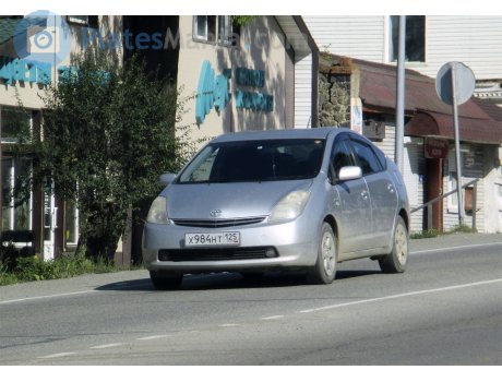 х984нт125, Toyota Prius (Maritime (Primorye) Krai) License plate Russia