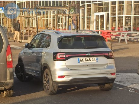 GK-646-QS, Volkswagen T-Cross (Allier) French license plate