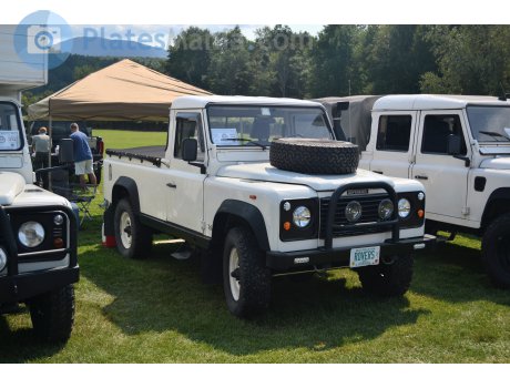 ROVERS, Land Rover Defender (New Hampshire) License plate of the USA