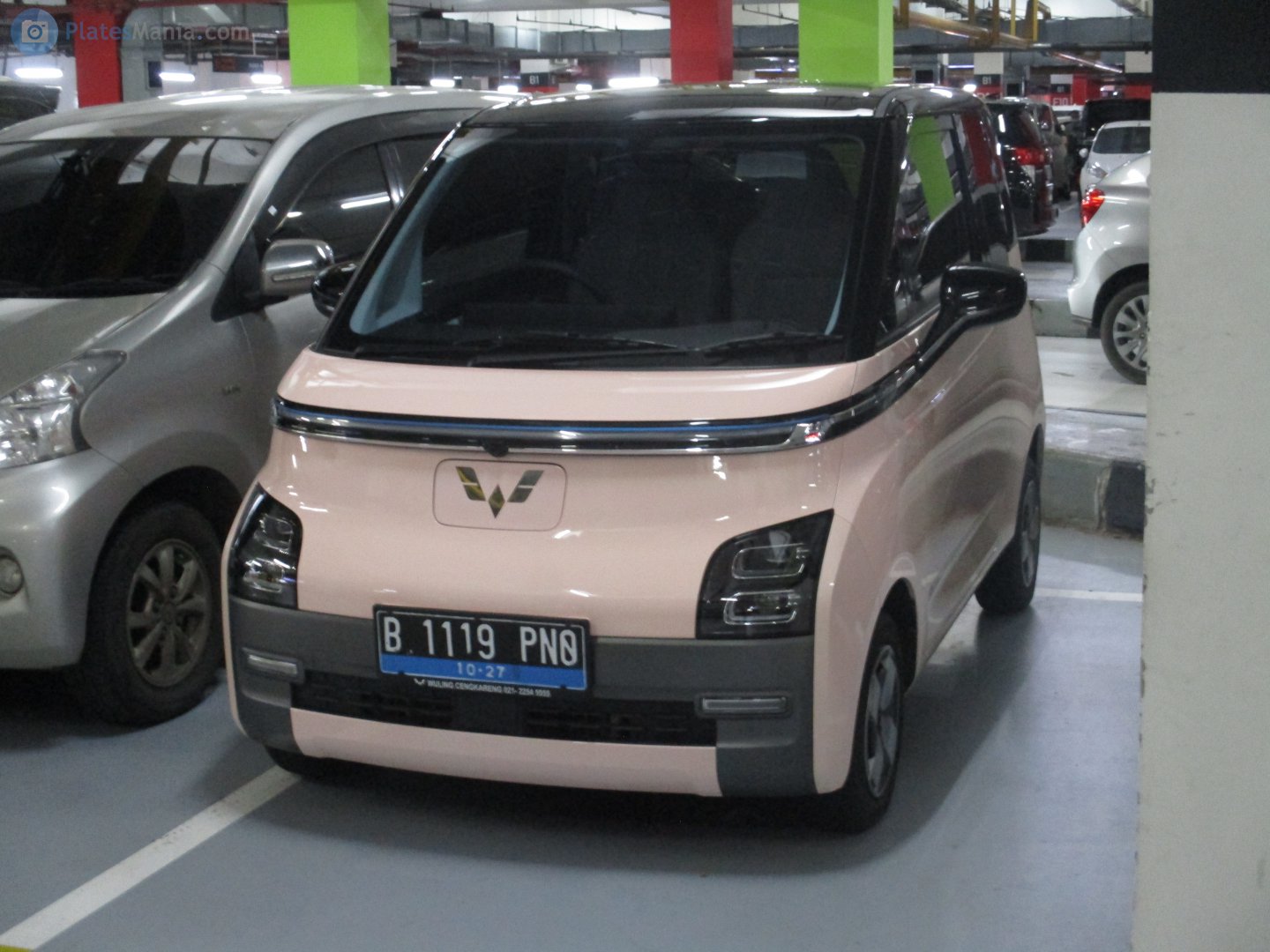 "B 1119 PNO" photos Wuling Air. Indonesia