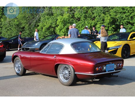 211591B, Lotus Elite (Wisconsin) License plate of the USA