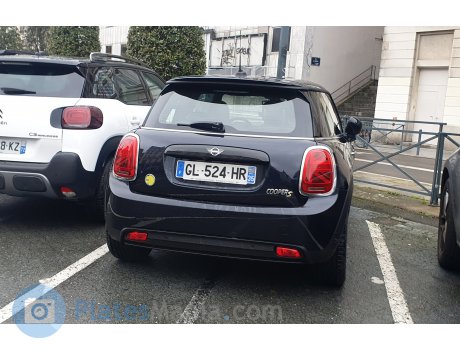 GL-524-HR, MINI Hatch (Ille-et-Vilaine) French license plate