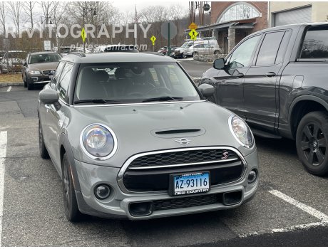 AZ-93116, MINI Hatch (Connecticut) License plate of the USA
