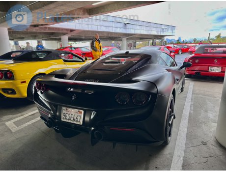 9ESF467, Ferrari F8 (California) License plate of the USA