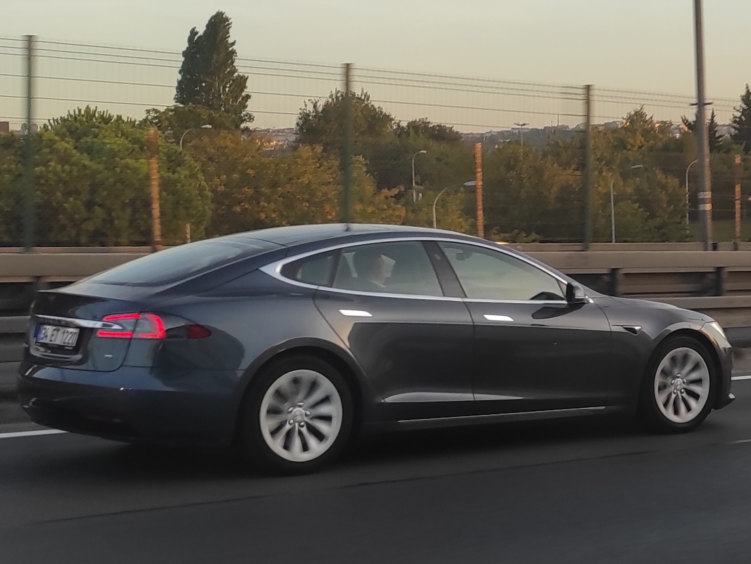 "34 ET 1220" photos Tesla Model S. Turkey