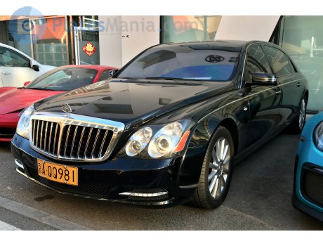 京A·QQ981, Maybach 62S (Foreign citizens and enterprizes) License plate ...