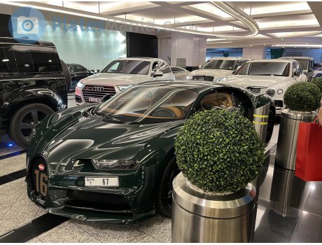 T 67, Bugatti Chiron (Dubai) License plate of the UAE