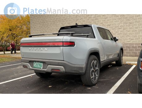 457A177, Rivian R1T (Vermont) License plate of the USA