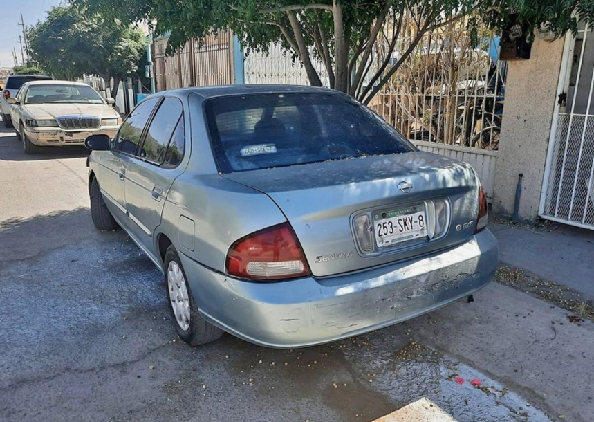 "253-SKY-8" photos Nissan Sentra. Mexico