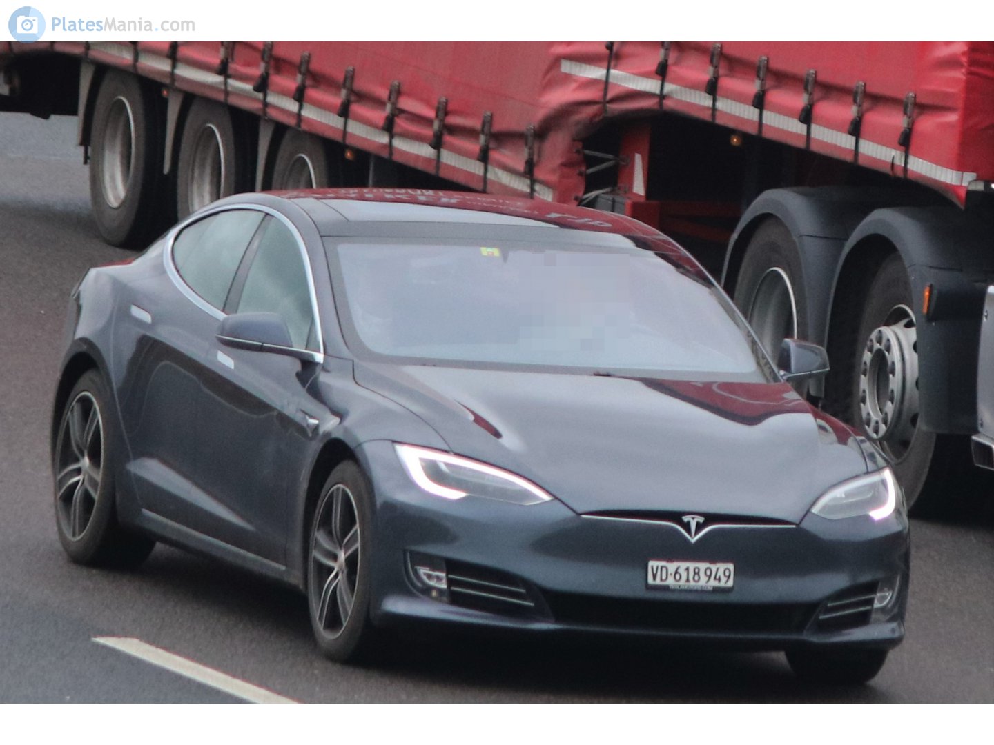 "VD 618949" photos Tesla Model S. Switzerland