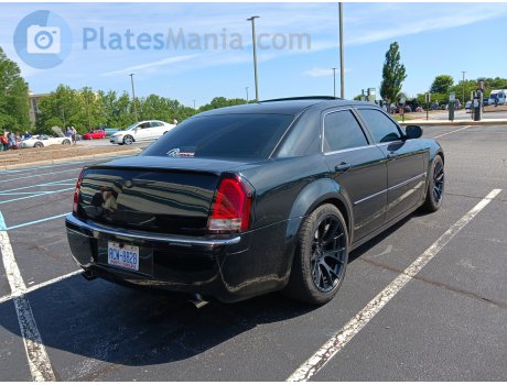 RCW-8828, Chrysler 300/300C (North Carolina) License plate of the USA
