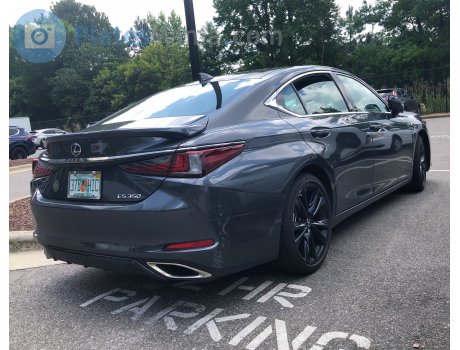 37B HIC, Lexus ES (Florida) License plate of the USA