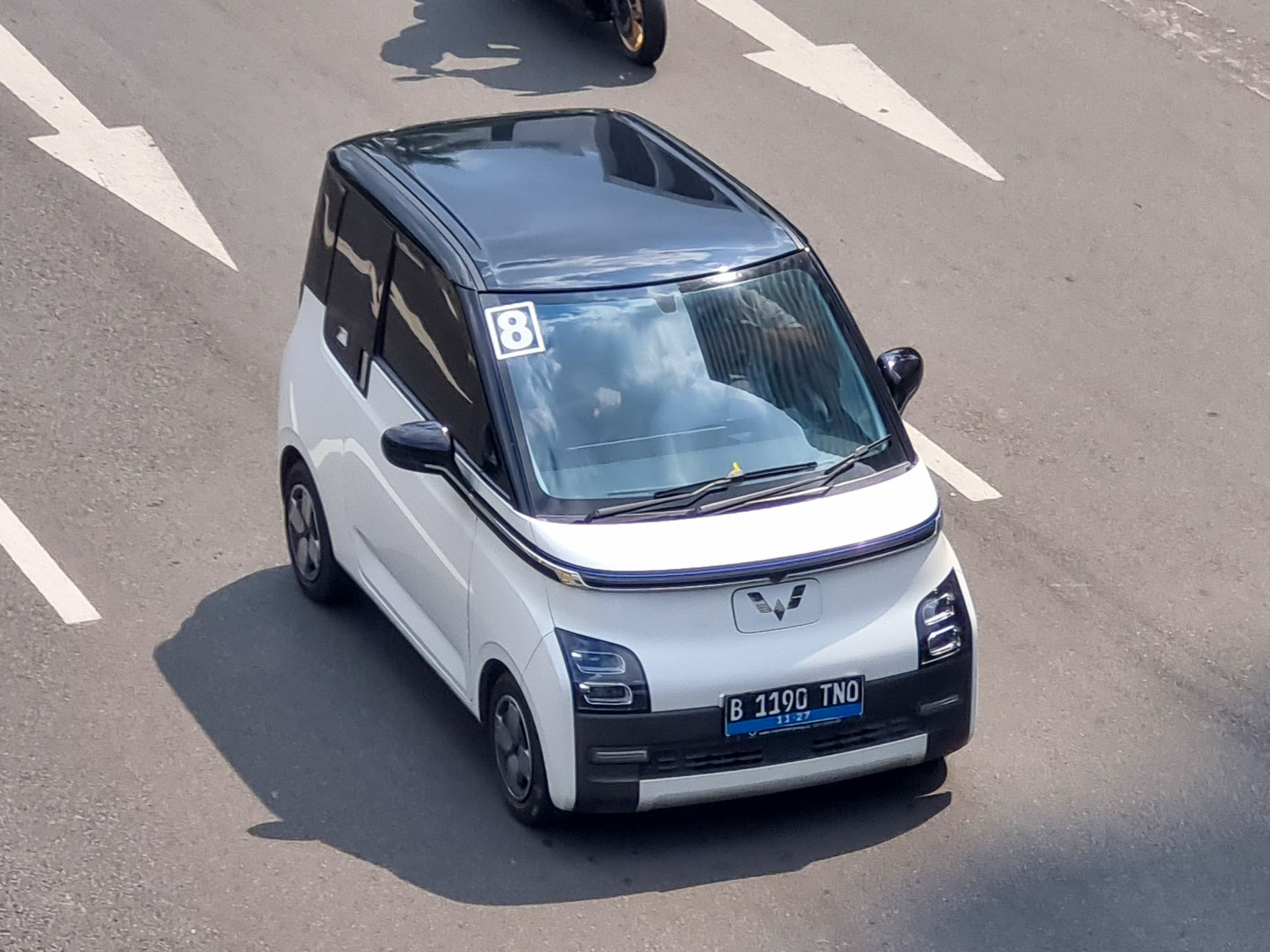 "B 1190 TNO" photos Wuling Air. Indonesia