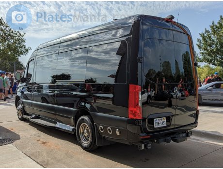 1BH-1453, Mercedes-Benz Sprinter (Texas) License plate of the USA