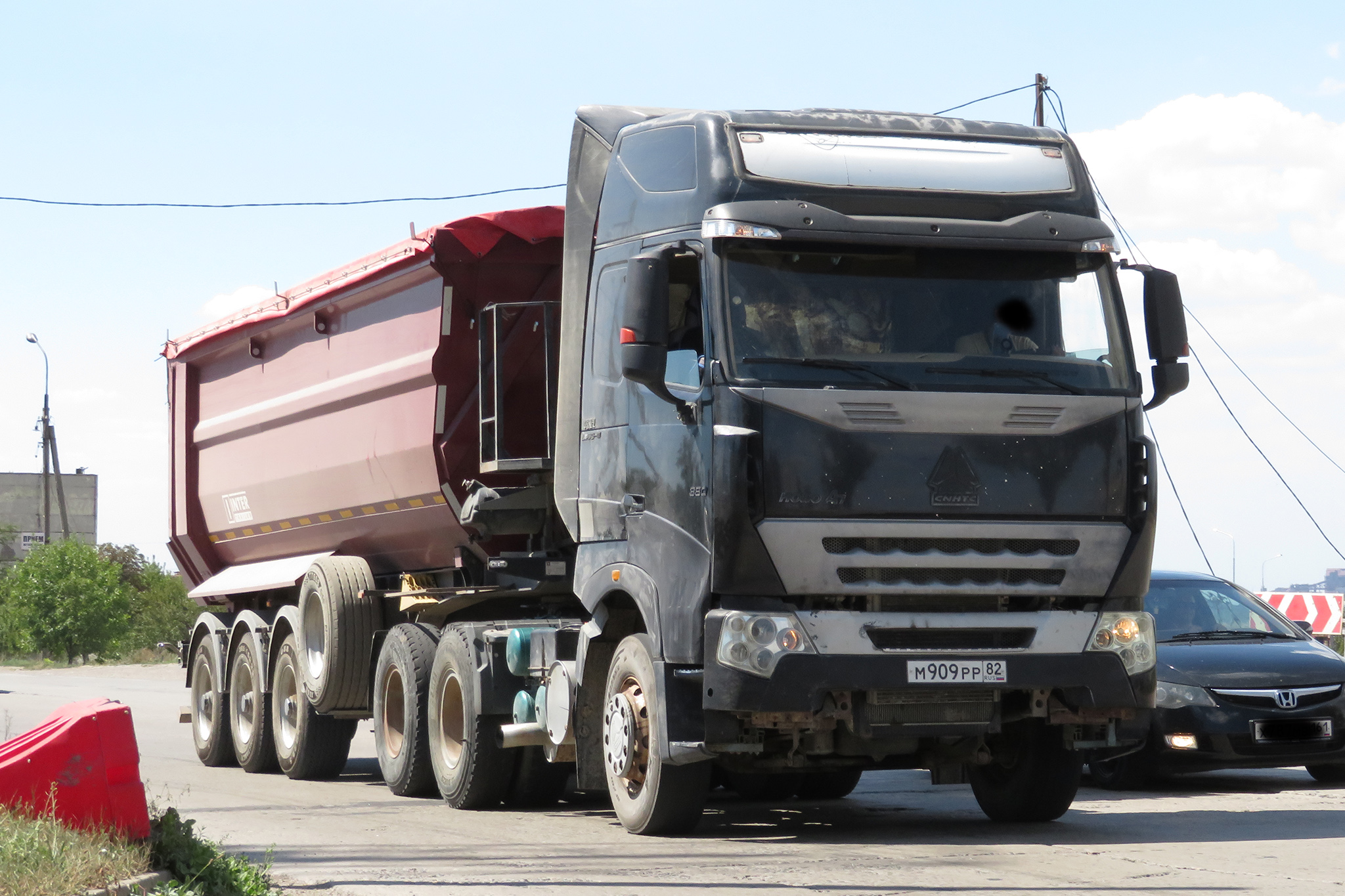 "м 909 рр 82" photos CNHTC Howo A7. Russia