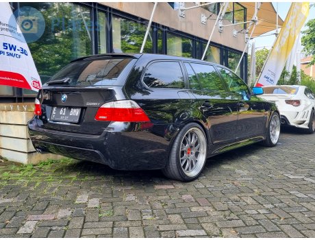 E 61 BMW, BMW 5 Series (West Java (Cirebon)) License plate of Indonesia
