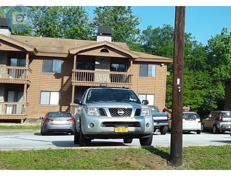 HXR-3222, Nissan Pathfinder (New York) License plate of the USA