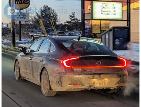 820 WX, Hyundai Sonata (Maine) License plate of the USA