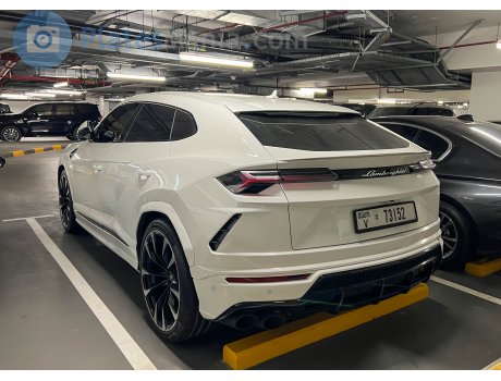 V 73152, Lamborghini Urus (Dubai) License plate of the UAE