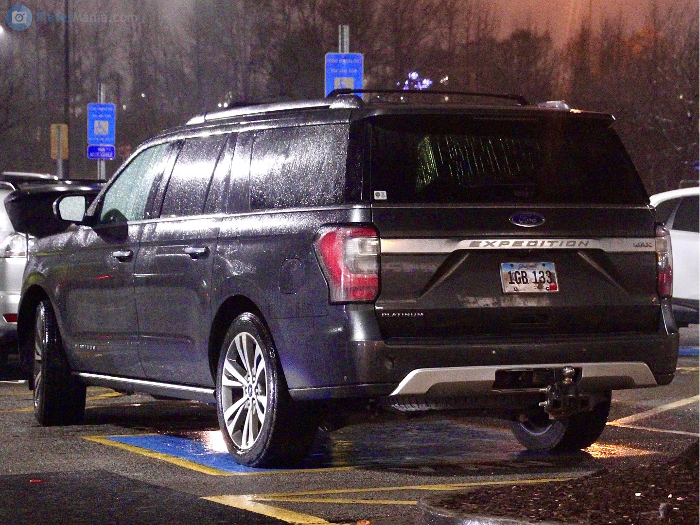 "1GB 133" photos Ford Expedition. USA