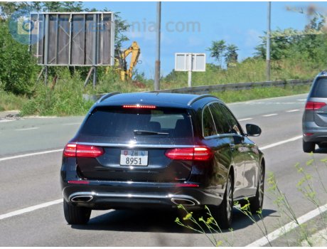 ZH 8951, Mercedes-Benz E-Klasse (Zurich) License plate of Switzerland