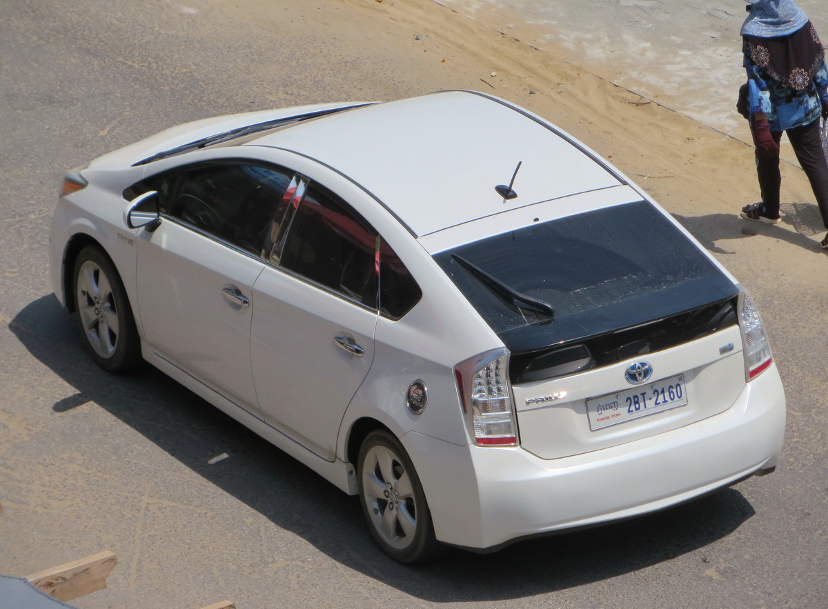 "2BT-2160" photos Toyota Prius. Cambodia