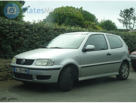 AL-593-KM, Volkswagen Polo (Finistère) French license plate