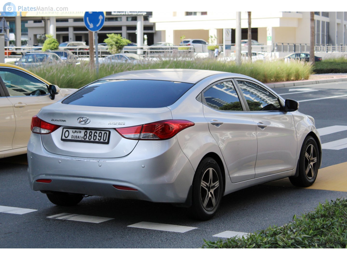 "O 88690" photos Hyundai Elantra. UAE