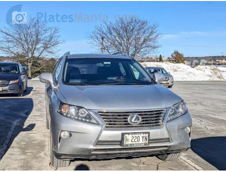 220 YN, Lexus RX (Maine) License plate of the USA