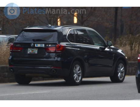 PL7 58J, BMW X5 (Florida) License plate of the USA