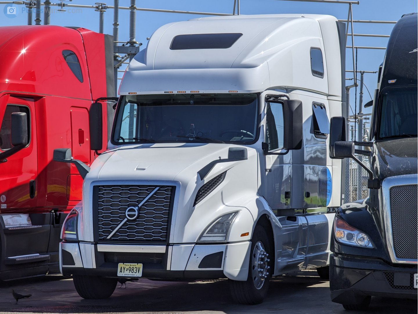 "AY-983V" photos Volvo VN Series. USA