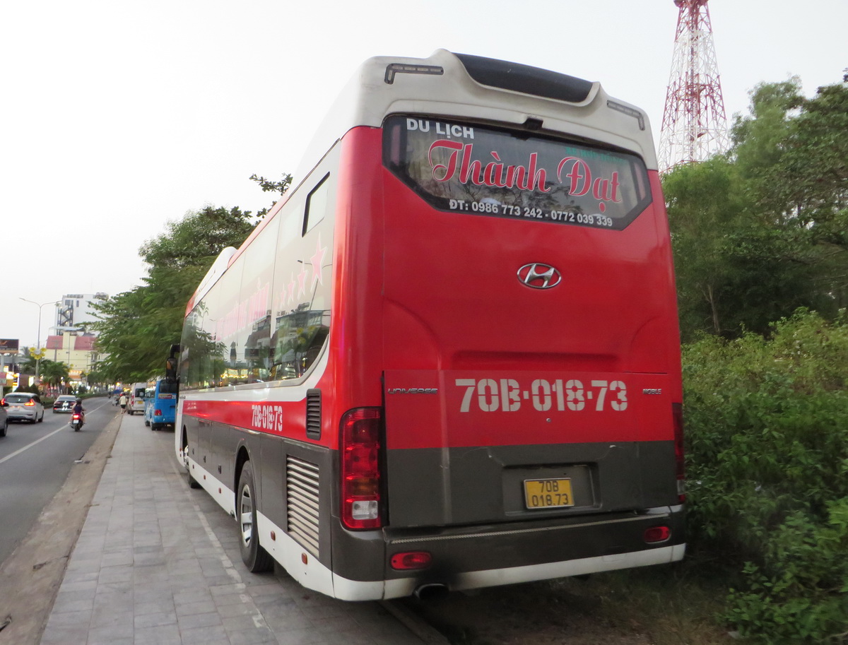 "70B-018.73" photos Hyundai Universe Xpress. Vietnam