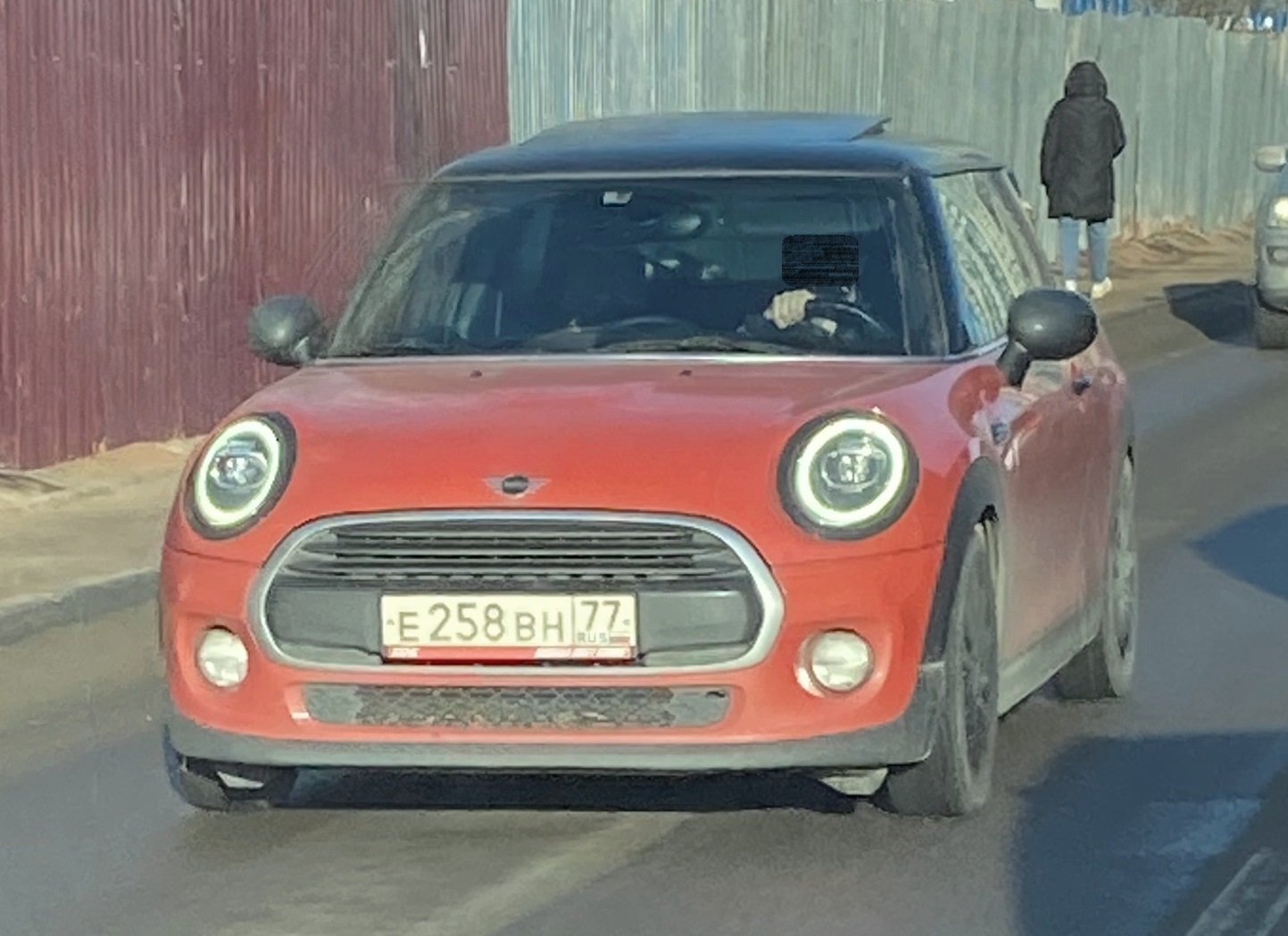 "е 258 вн 77" photos MINI Hatch. Russia