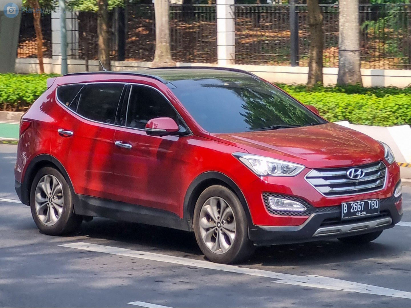 "B 2667 TBQ" photos Hyundai Santa Fe. Indonesia