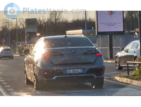 GK 064 LZ, BMW 7 Series (Without regional code) License plate of Italy