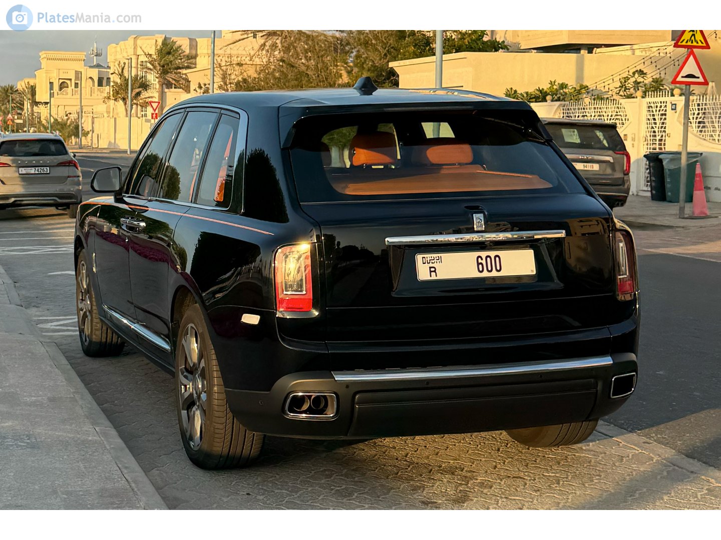 "R 600" photos Rolls-Royce Cullinan. UAE
