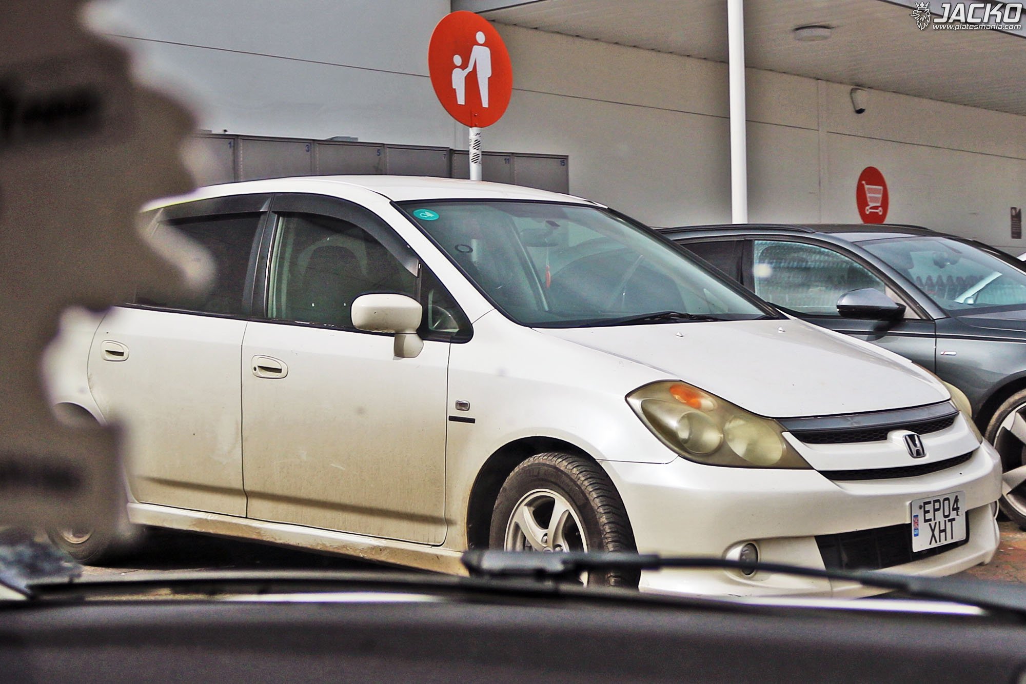 "EP04XHT" photos Honda Stream. United Kingdom